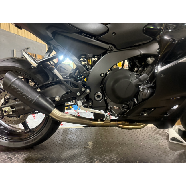 Yamaha R9 Full Visor Tip Exhaust System